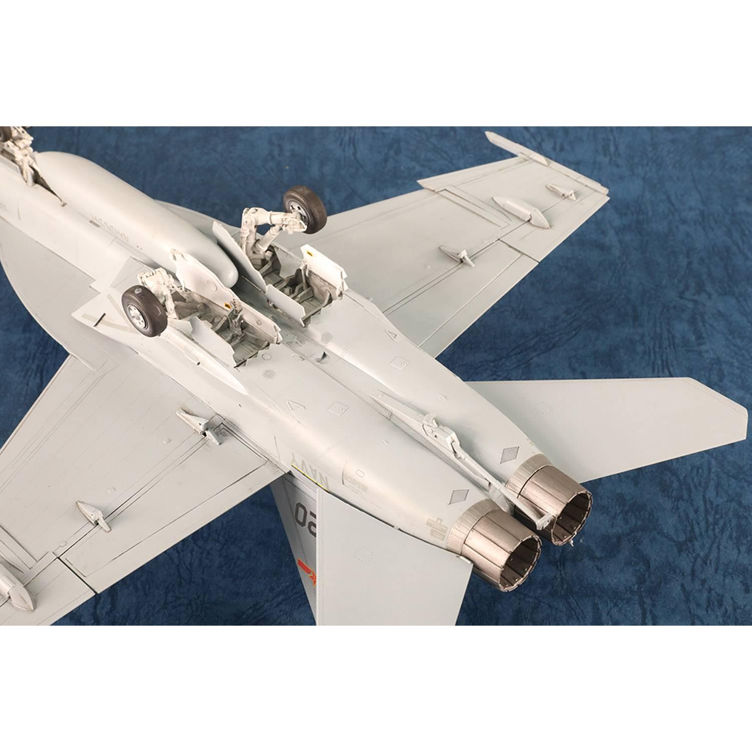 Maquette avion : F/A-18F Super Hornet VFC-12 - 1/48 - Hobby Boss - Rue ...